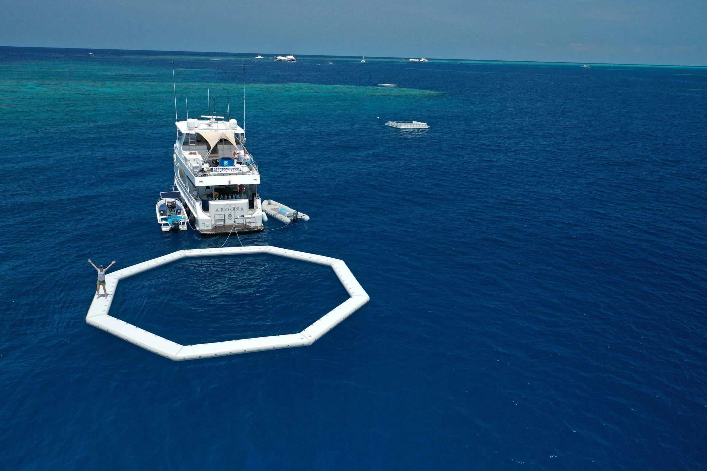 Aroona Luxury Boat Charters | Tours | Queensland