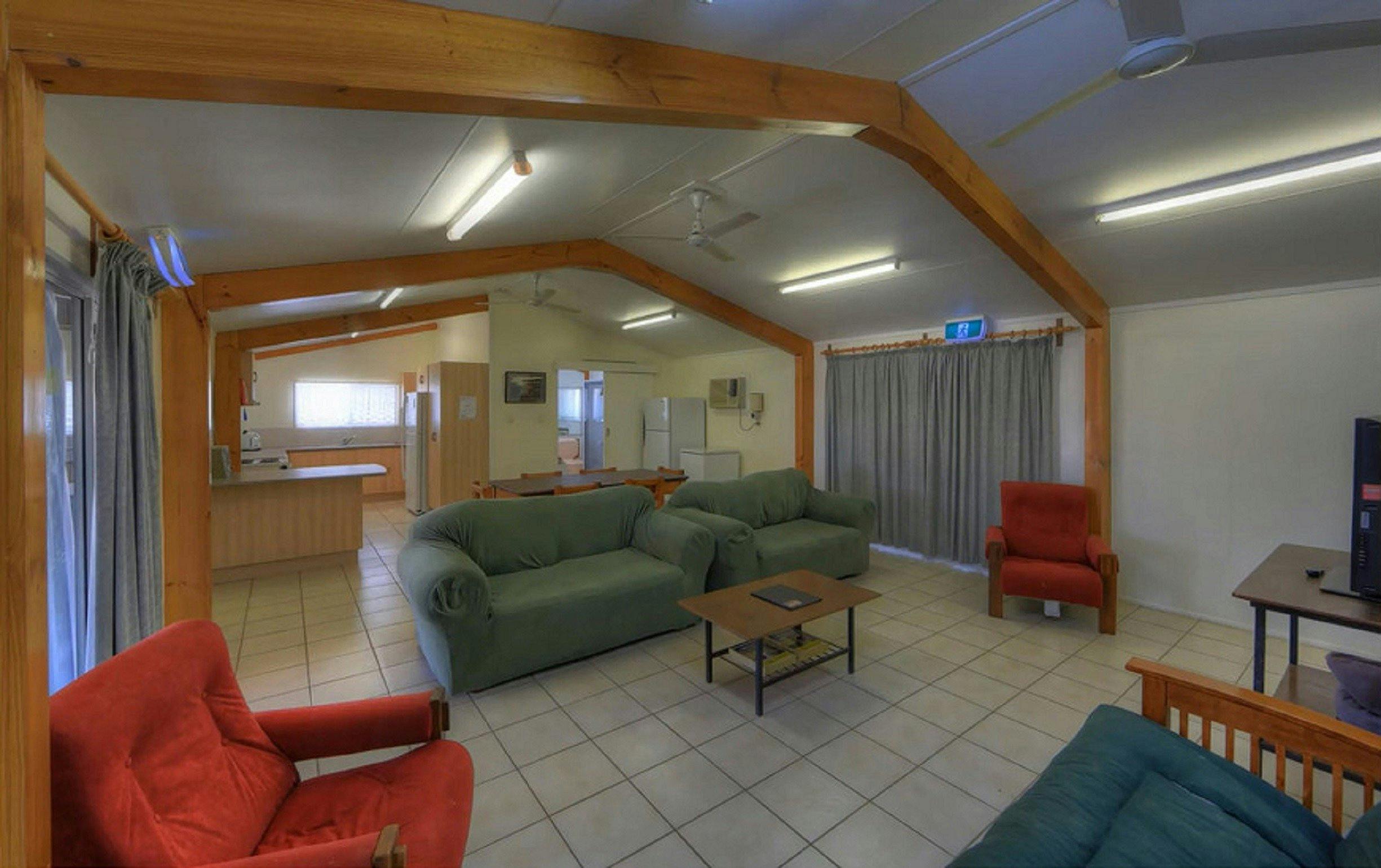 Outback Queensland Gee-Dees Family Cabins - Outback Queensland