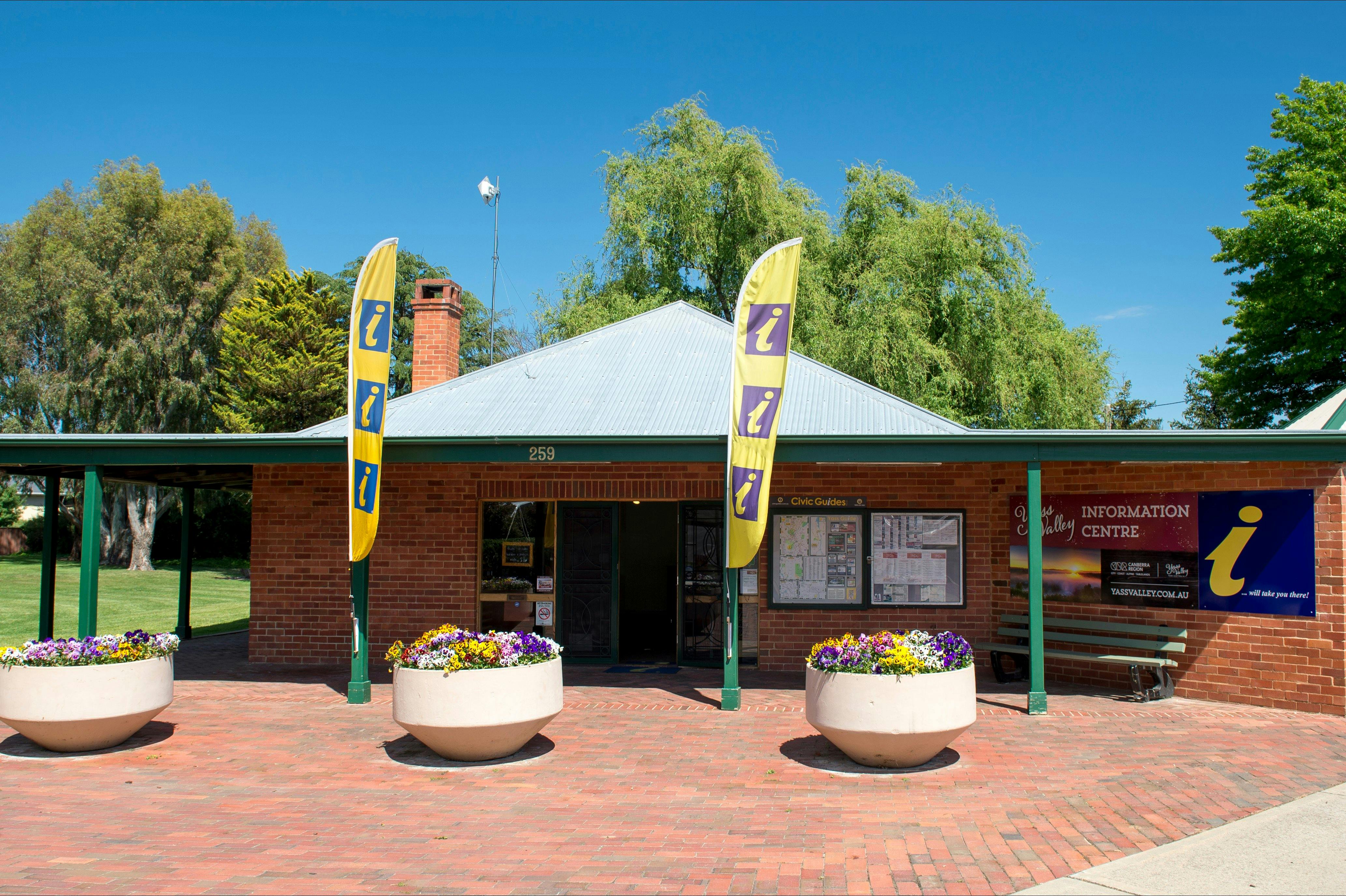 Yass Valley Information Centre Nsw Holidays And Accommodation Things
