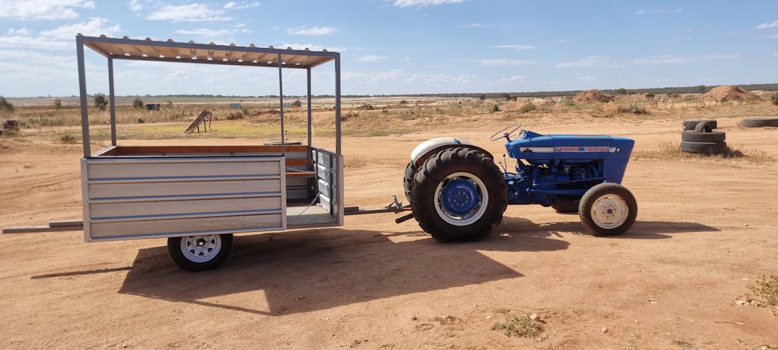 Tractor Train, Tour Service | South Australia