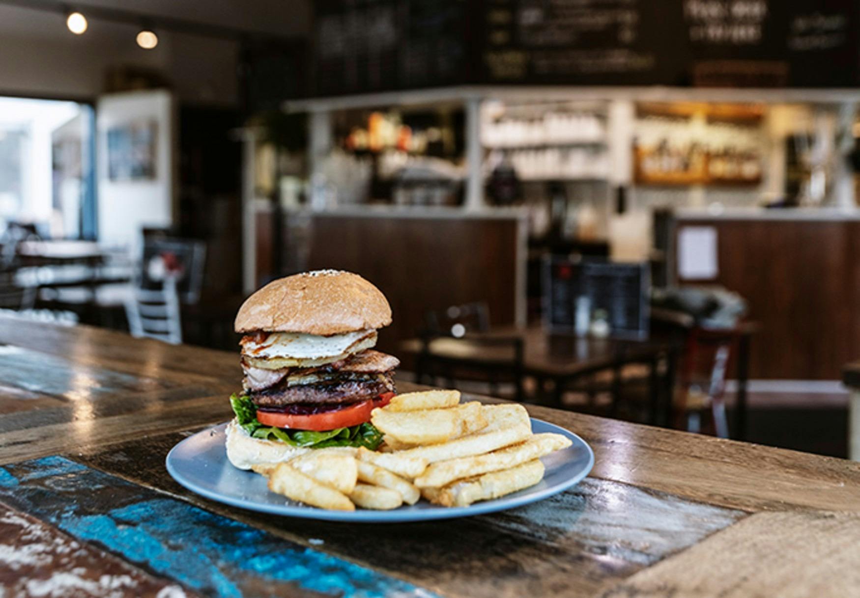 Morgan’s Bar & Grill - Visit Great Ocean Road