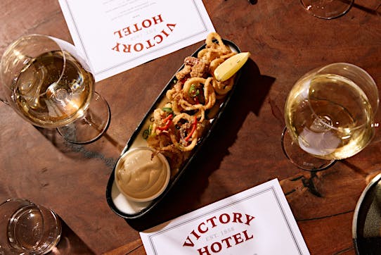 The Victory Hotel - Sellicks Hill, Food and Drink