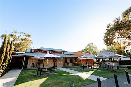 Stockwell Hotel - Stockwell, Food and Drink | South Australia