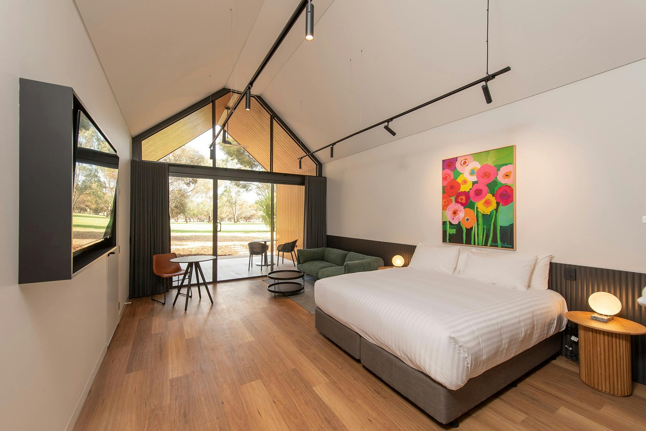 Par Five Shacks - Berri, Accommodation | South Australia