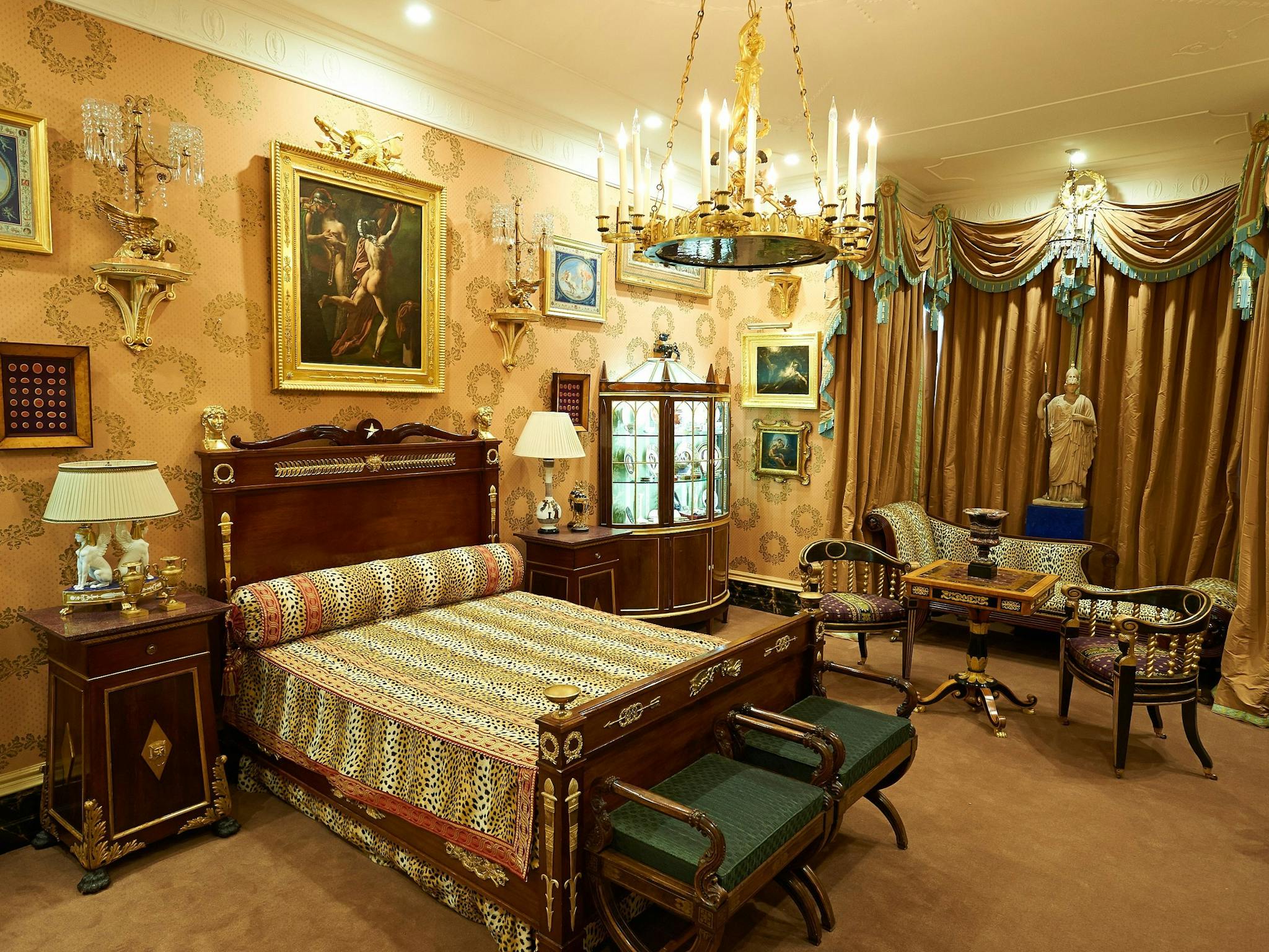 Experience Adelaide | David Roche Gallery