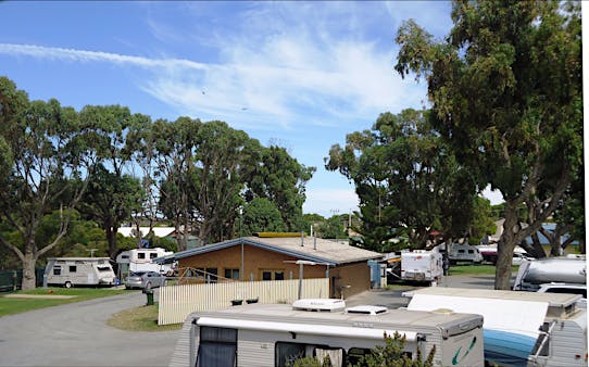 Elliston Waterloo Bay Tourist Park, Powered Site - Elliston, Acco...