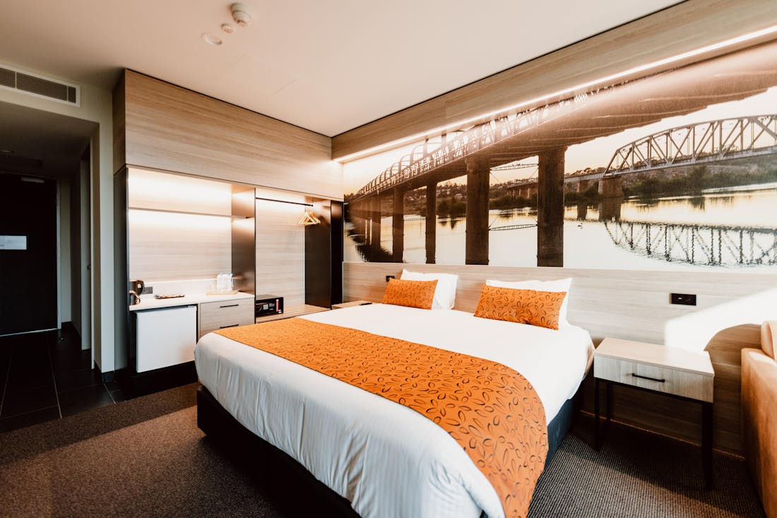 Bridgeport Hotel, Accessible Riverside Suites - Murray Bridge, Ac...