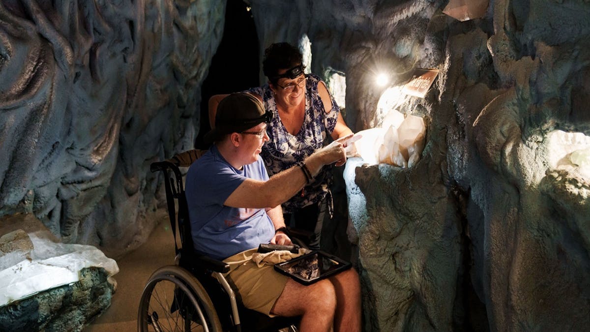 The Crystal Caves | Attractions | Queensland