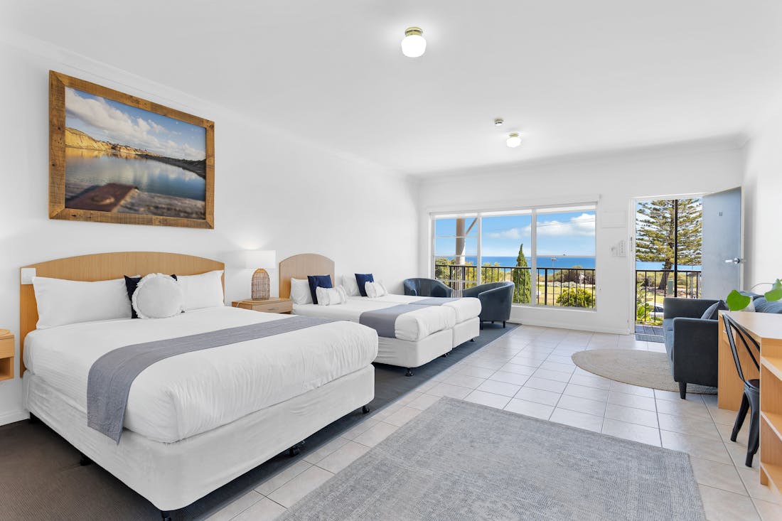 COAST Motel and Apartments, Deluxe Family Ocean View Suite - Port...