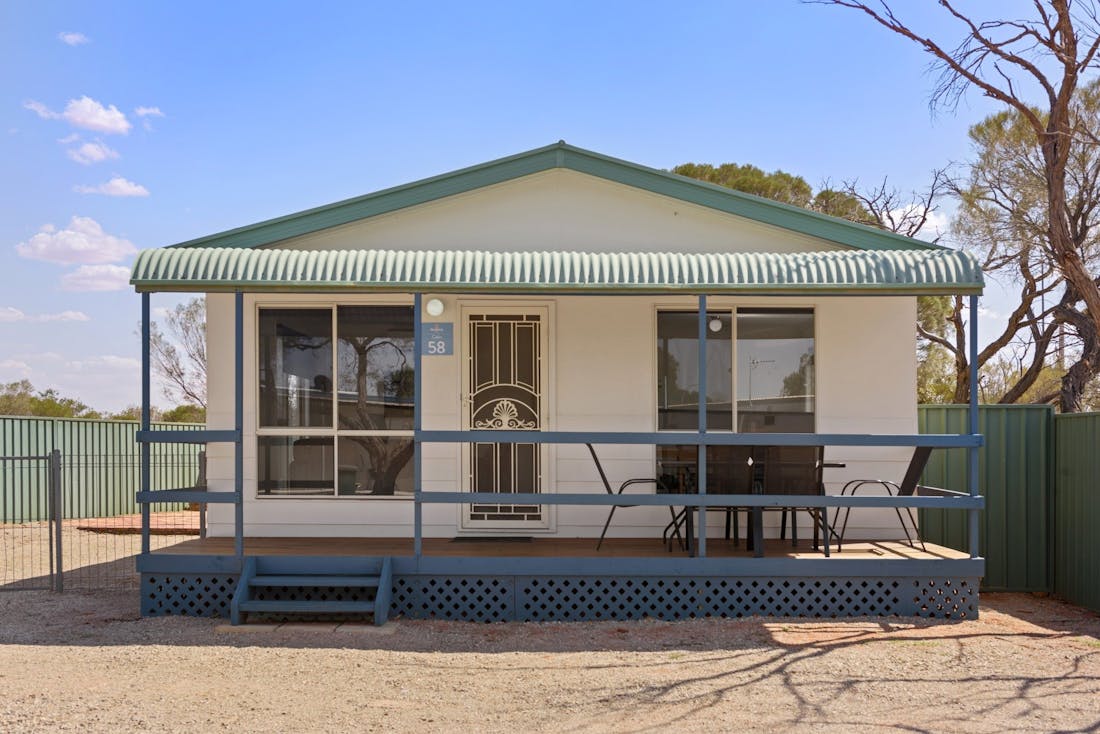 Discovery Parks - Roxby Downs, Superior 3 Bedroom Cabin - Roxby D...