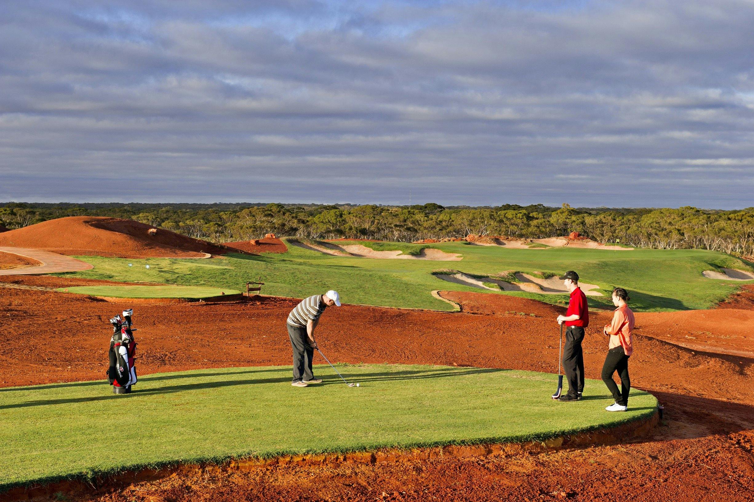 Kalgoorlie Golf Course | Browse and Book Nearby Caravan Parks