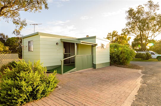 Lake Albert Caravan Park - Meningie, Accommodation | South Australia