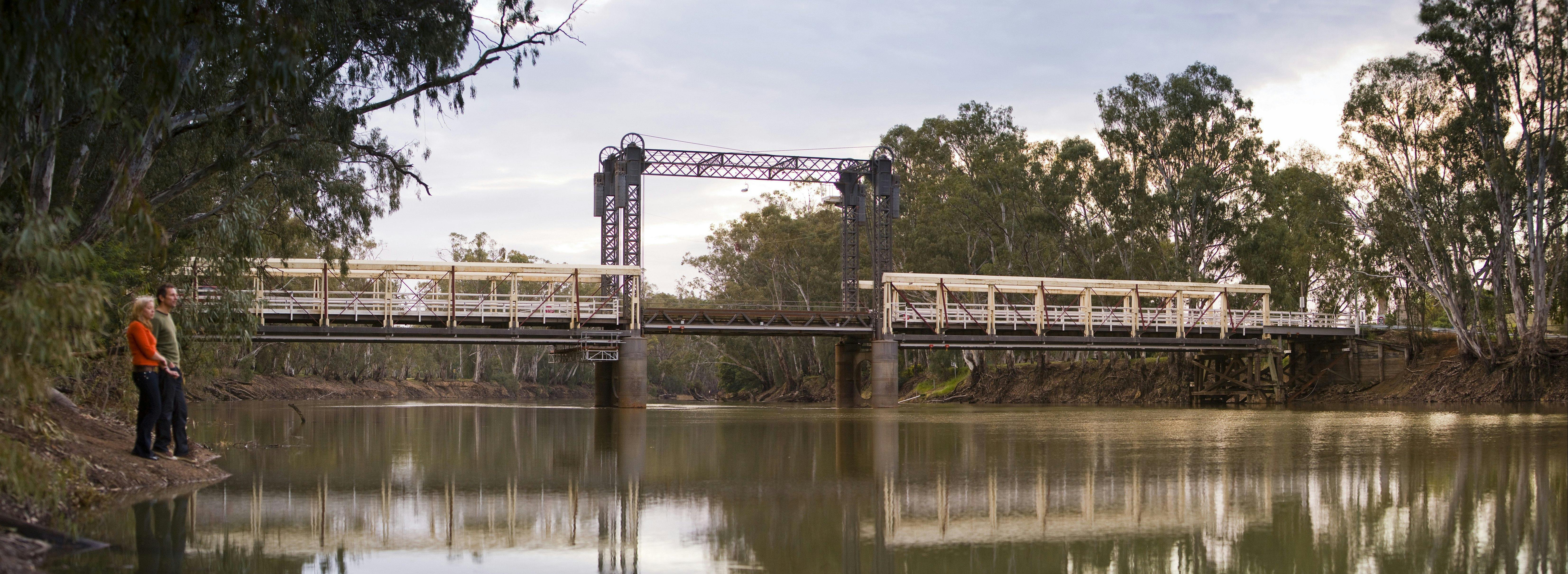 Barham Bridge over Murray River | NSW Holidays & Accommodation, Things ...