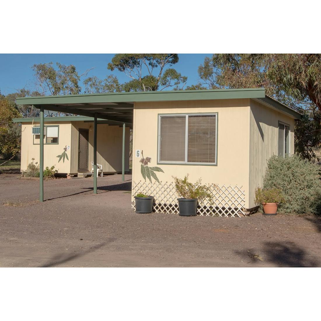 Beautiful Valley Caravan Park, FOUR BERTH CABIN - Wilmington, Acc...