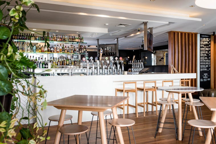 The Stirling Hotel - Stirling, Food and Drink | South Australia