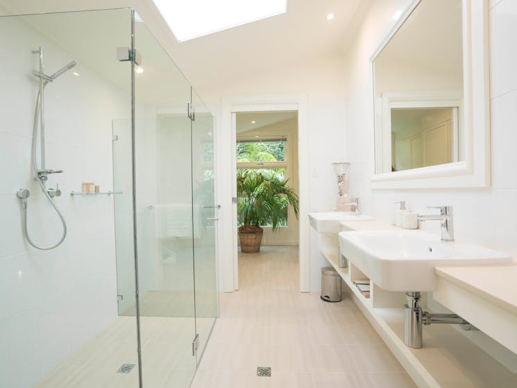 Blue Peter Luxury Beach House | NSW Holidays & Accommodation, Things to ...