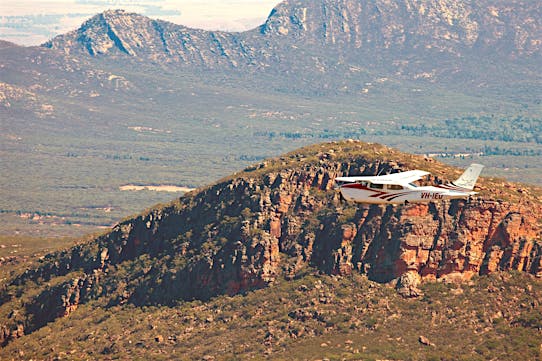 Chinta Air - Rawnsley Park Station, Flinders Ranges - Hawker, Tou...