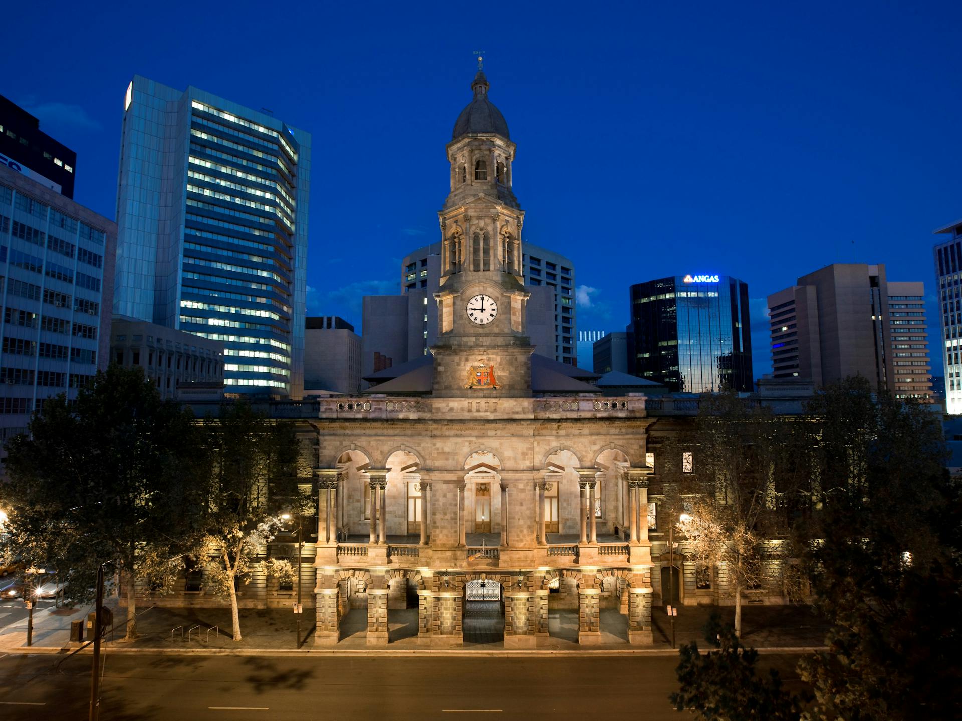 Adelaide Town Hall in Adelaide - The Fold: Your Guide to Everything ...