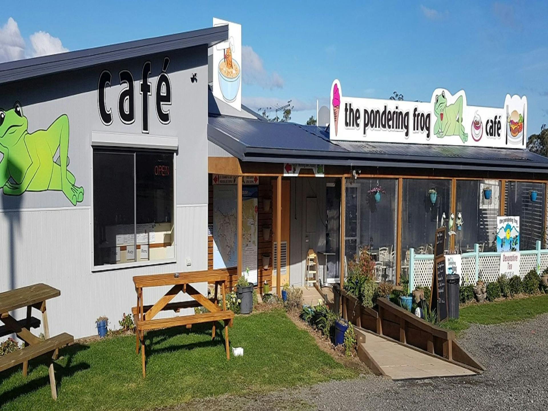 The Pondering Frog Cafe Ice Creamery and RV Stop in Bicheno - The Fold ...