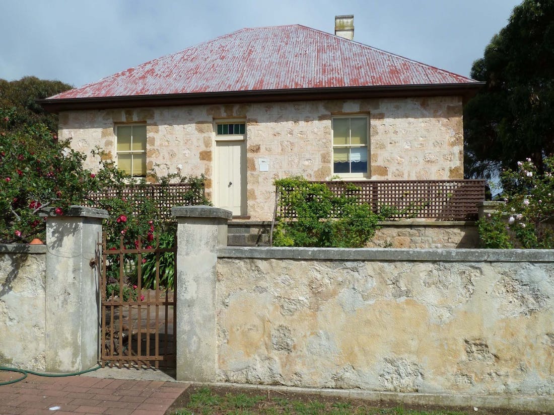 Hope Cottage National Trust Museum - Kingscote, Attraction | Sout...