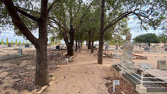 Waikerie and Districts Cemetery - Waikerie, Attraction | South Au...