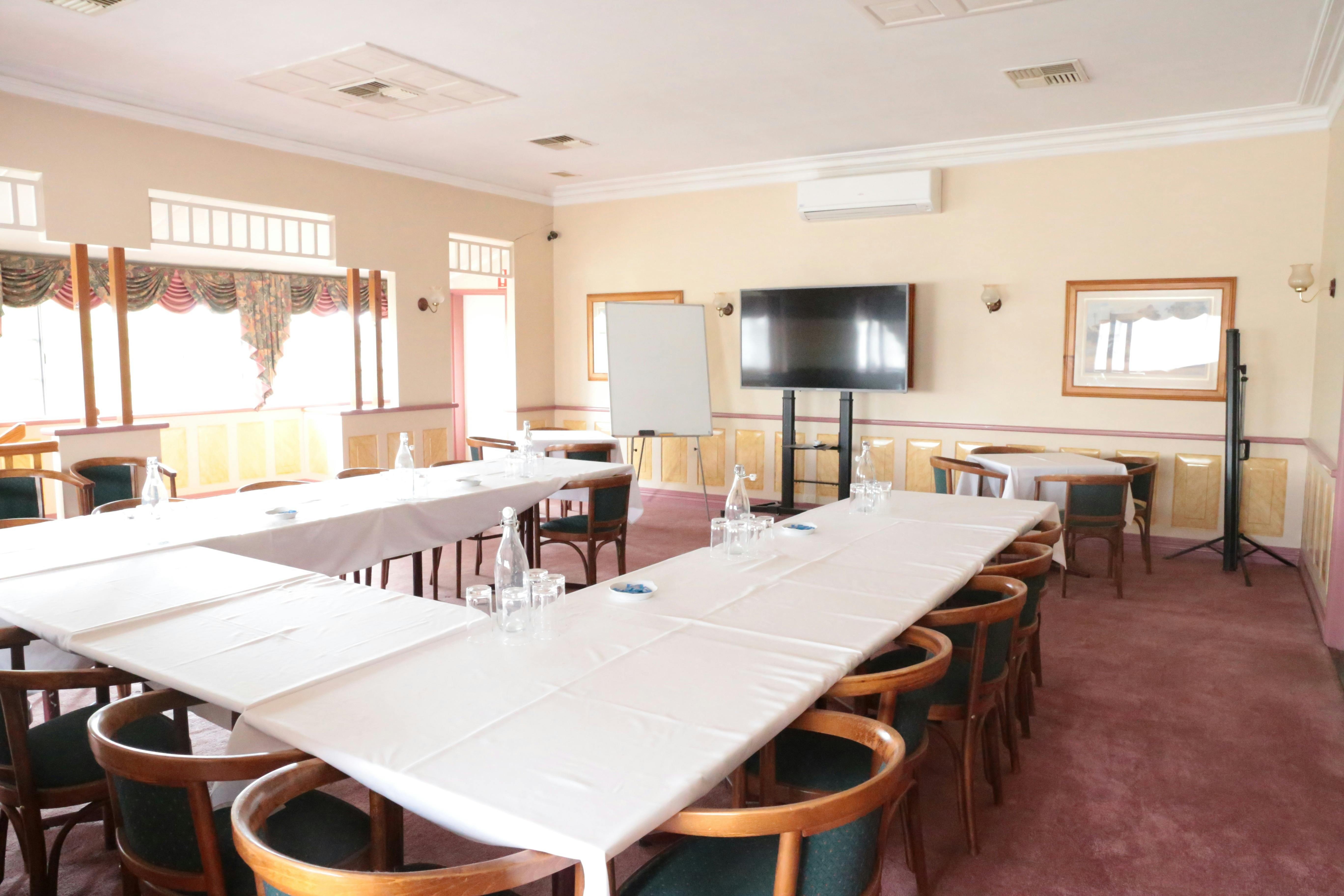 Puffers Inn Logan Motel