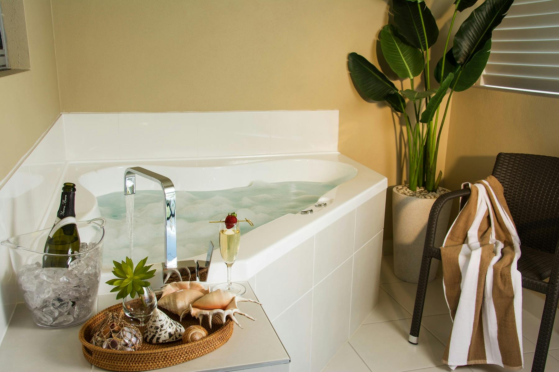 1770 Lagoons Central Apartment Resort | Accommodation | Queensland