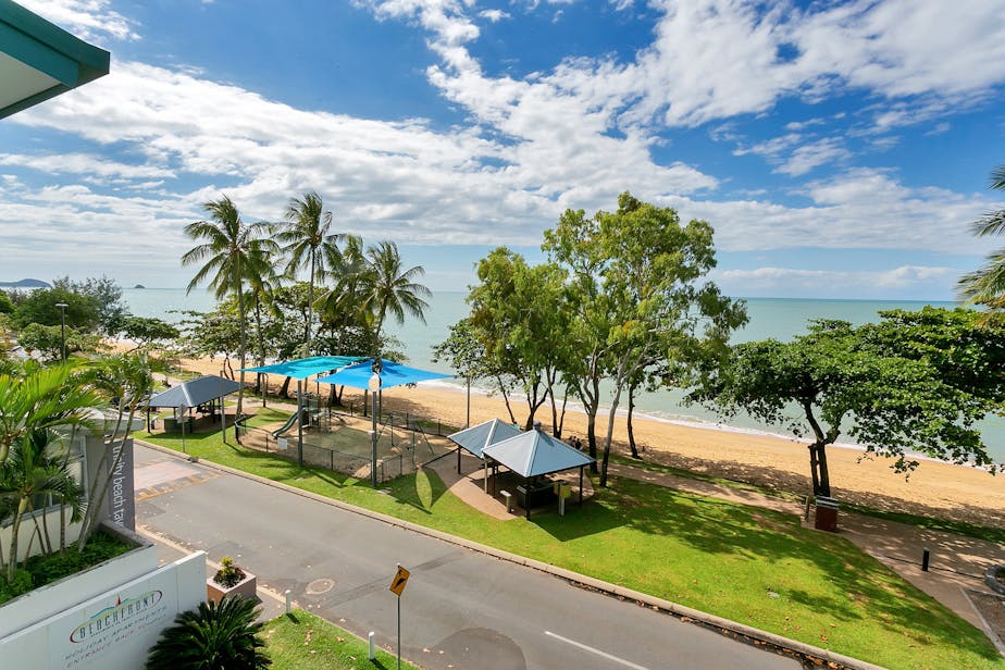 Beachfront Apartments on Trinity Beach | Cairns & Great Barrier Reef