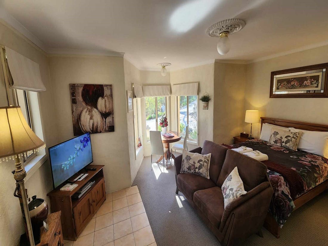 Riesling Trail and Clare Valley Cottages, Rose Cottage - Clare, A...