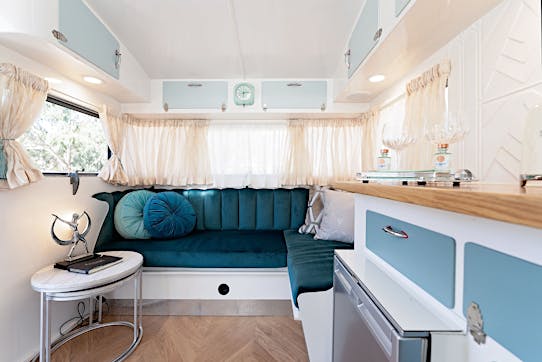 Agatha at Devon Valley Farm Stays - Paris Creek, Accommodation