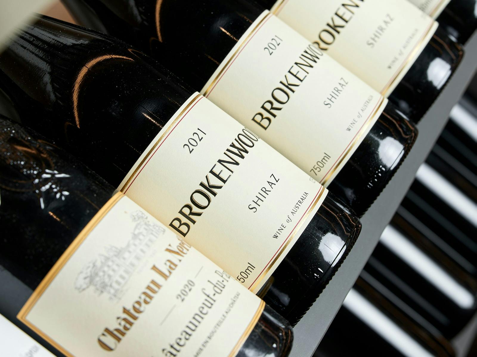 Fosh Bar and Restaurant