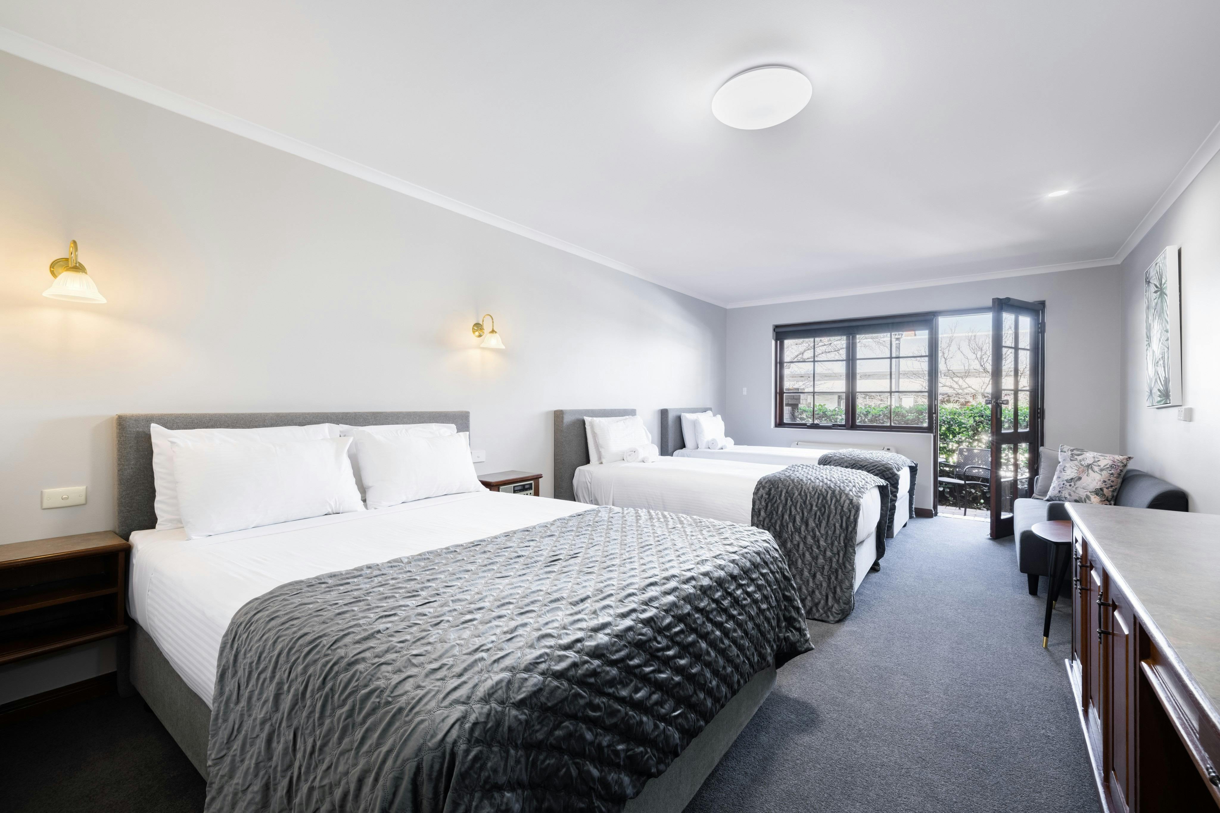 Experience Adelaide | Adelaide Inn