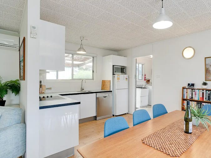 Renovated Retro Style + Park Views - Port Elliot, Accommodation