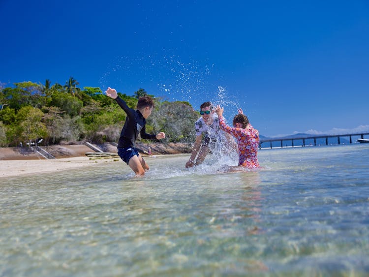 Big Cat Green Island Reef Cruises | Cairns & Great Barrier Reef
