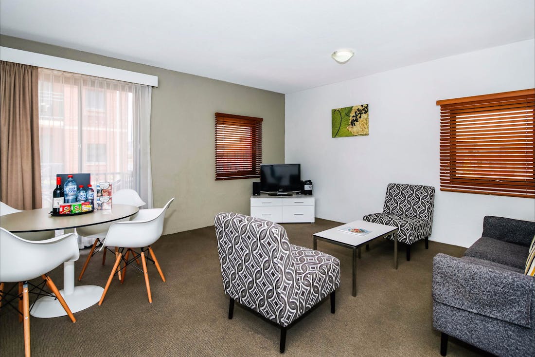 BreakFree Adelaide, Premium Two Bedroom Apartment - Adelaide, Acc...