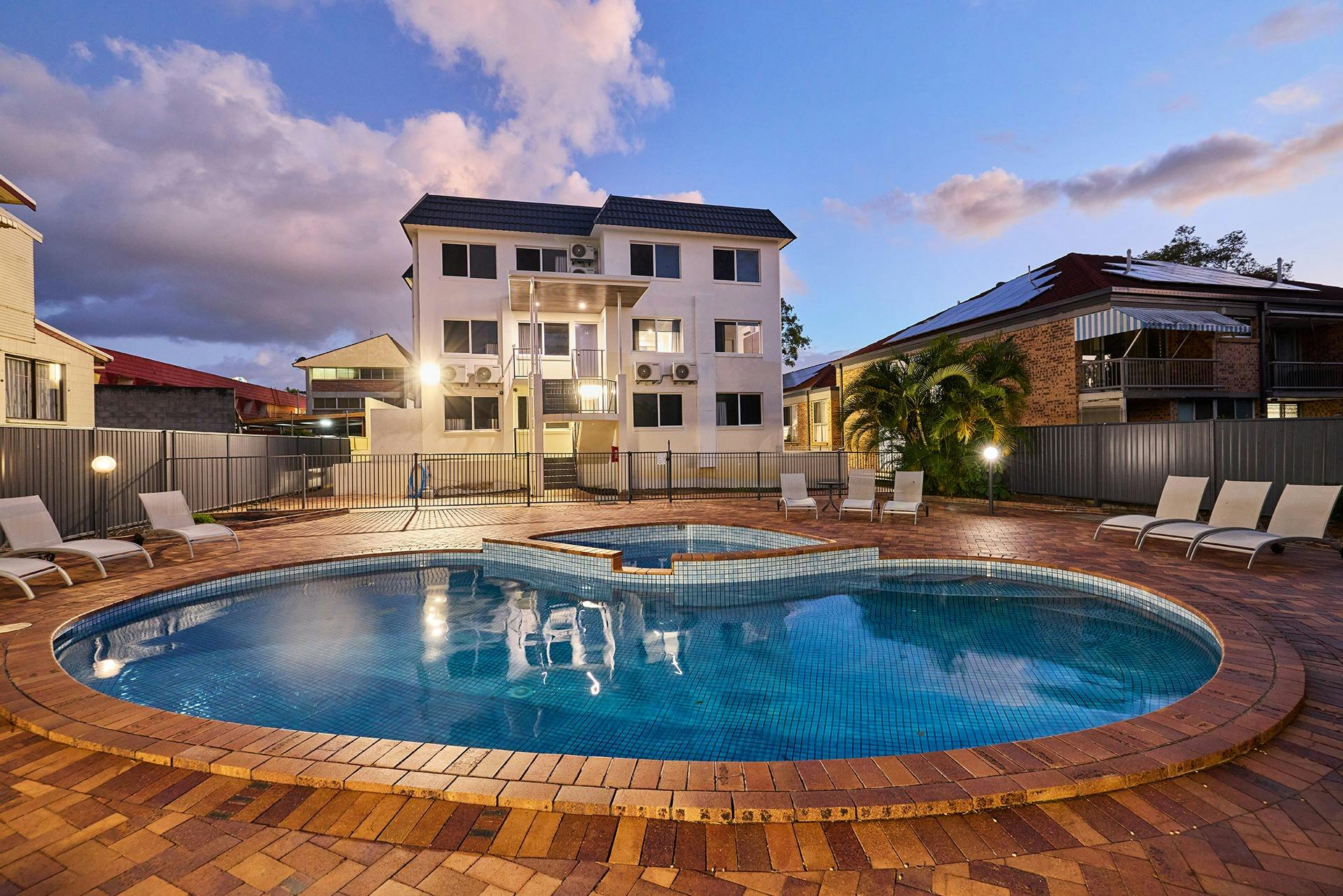 Southport Motel And Apartments | Accommodation | Queensland