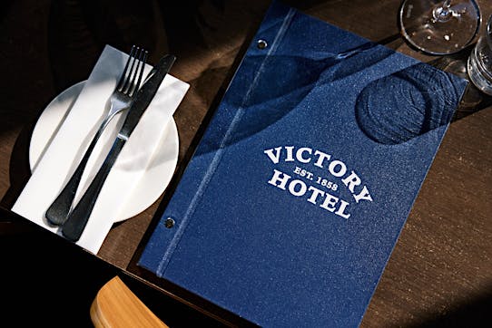 The Victory Hotel - Sellicks Hill, Food and Drink