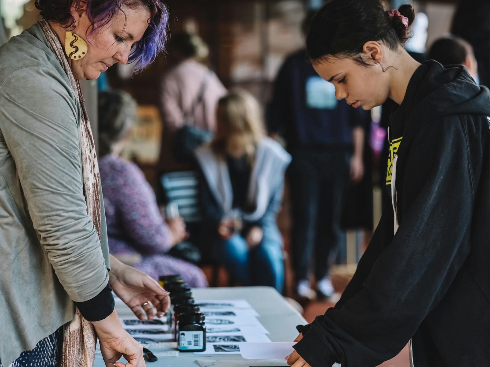 Lino Carving and Print making with Malinda Flynn (Mal) a Jarrowair South-Sea Islander Artist ...