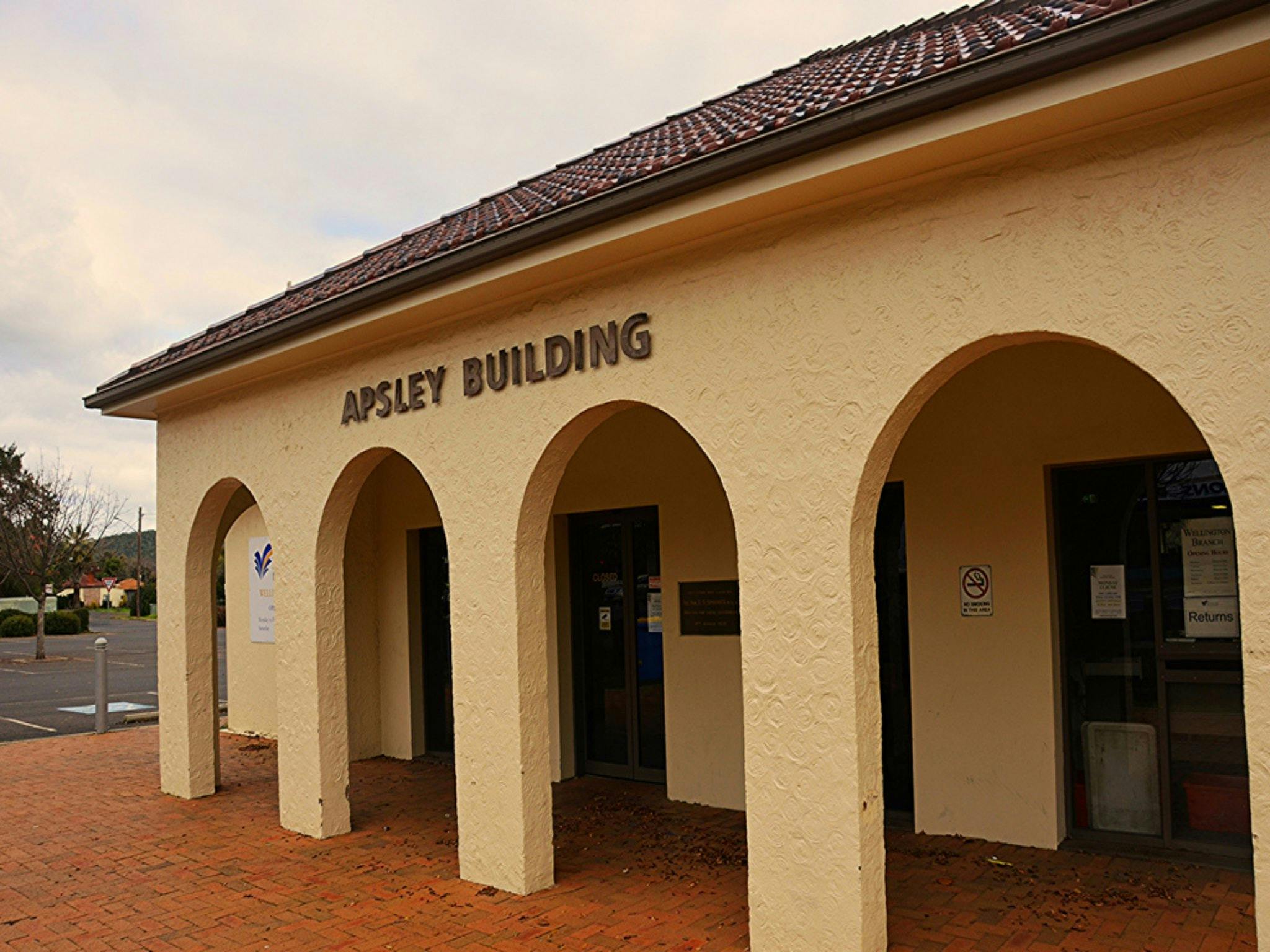 Wellington Library | NSW Holidays & Accommodation, Things to Do ...