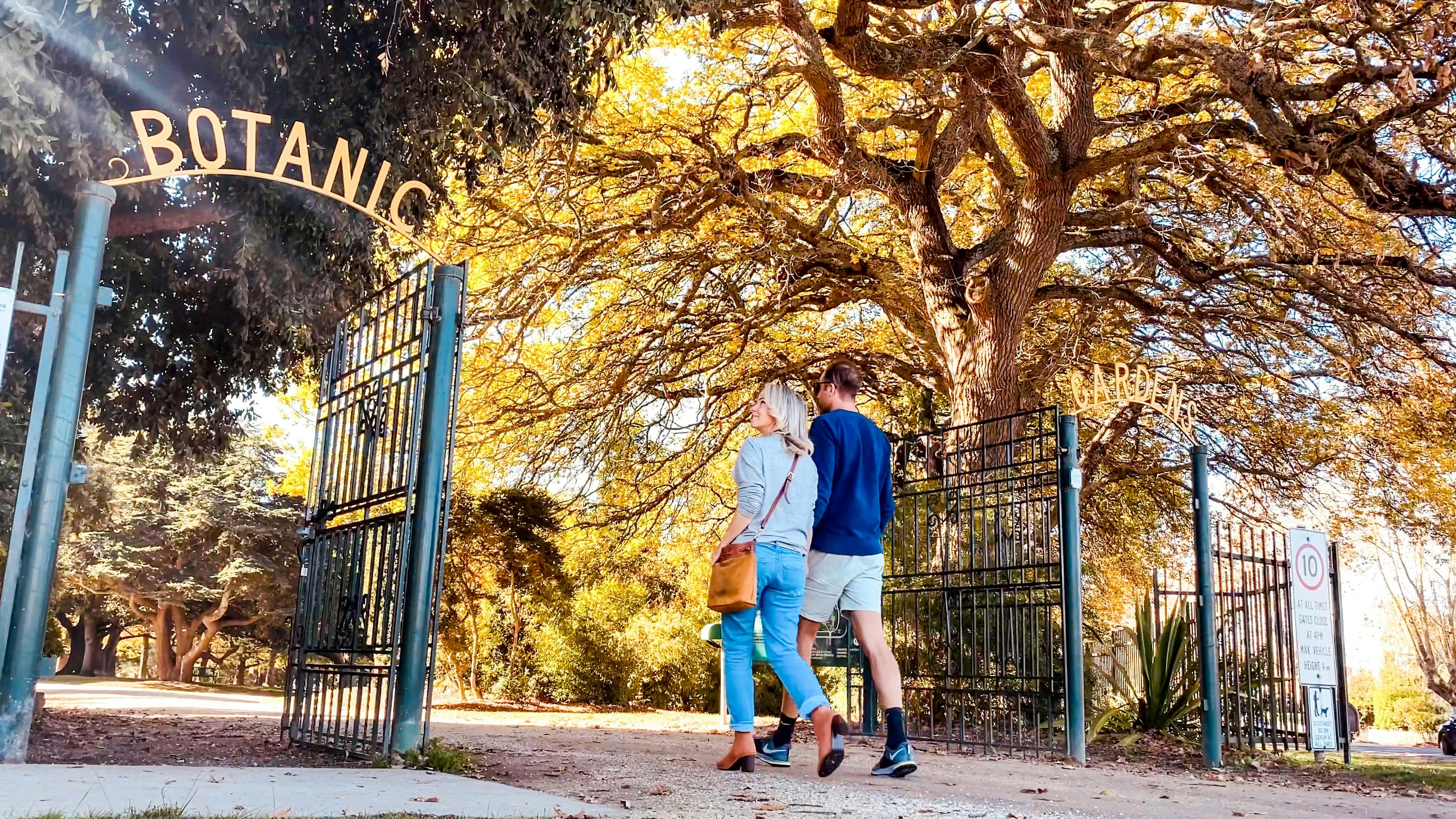 Colac Botanic Gardens | Browse and Book Nearby Caravan Parks