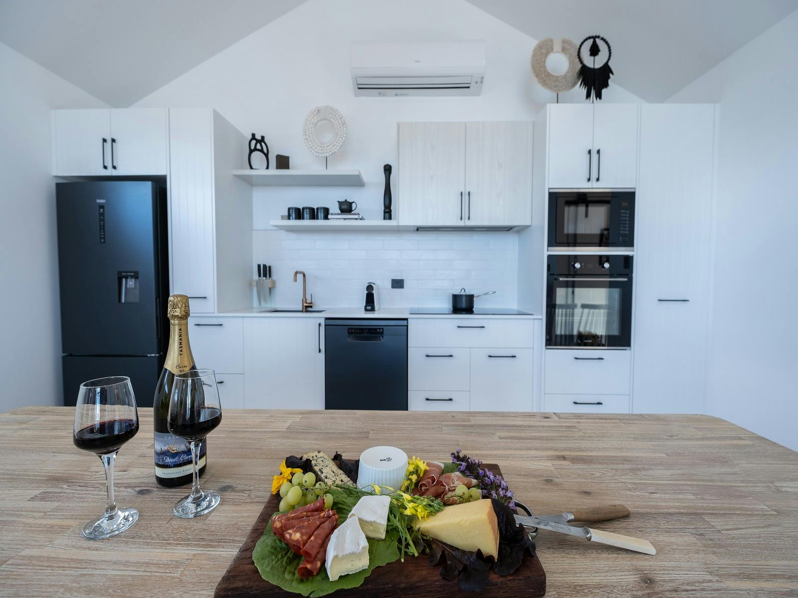 black + shack | All accommodation | Discover Tasmania