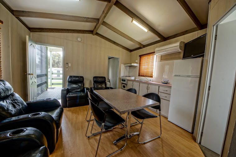 Port Hughes Tourist Park, Holiday Unit - Port Hughes, Accommodati...