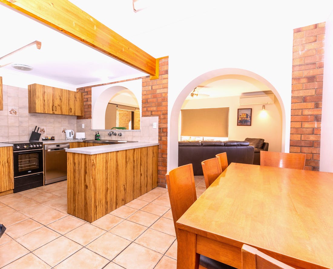 Mannum Motel, Four Bedroom Apartment - Mannum, Accommodation | So...