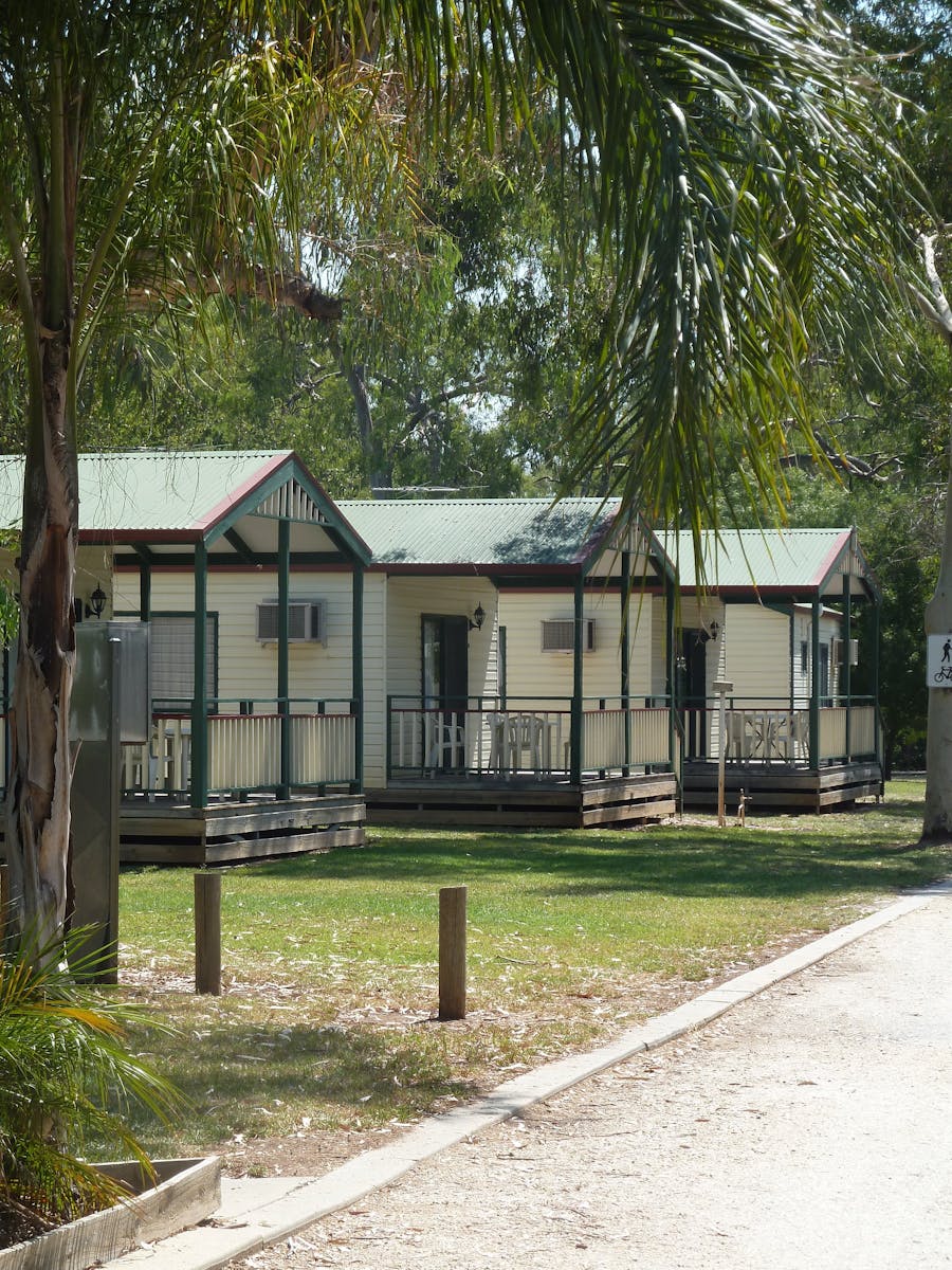 Yarrawonga Mulwala Visitor Information Centre - Howlong Caravan Park