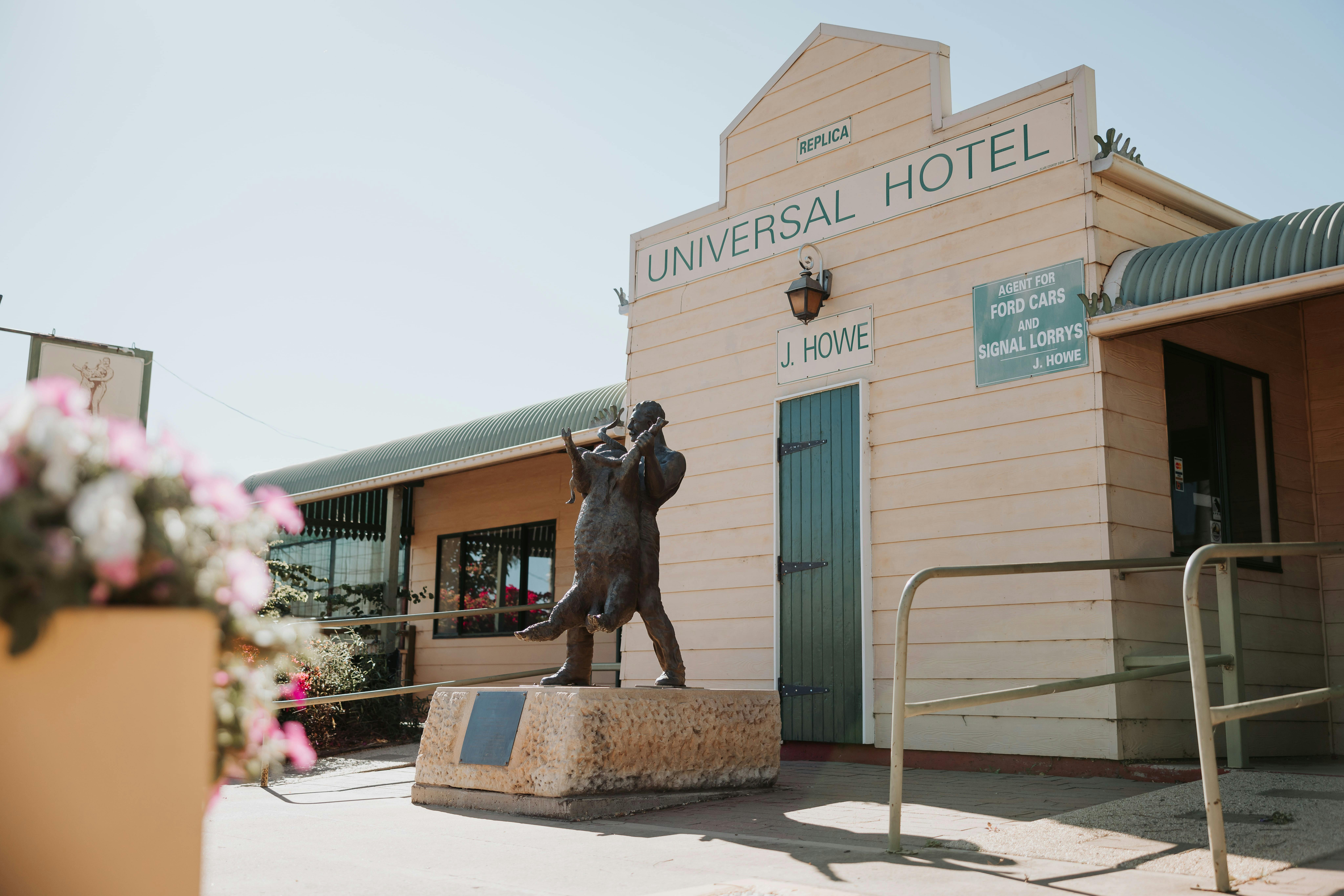 Jack Howe Sculpture And Gallery | Attractions | Queensland