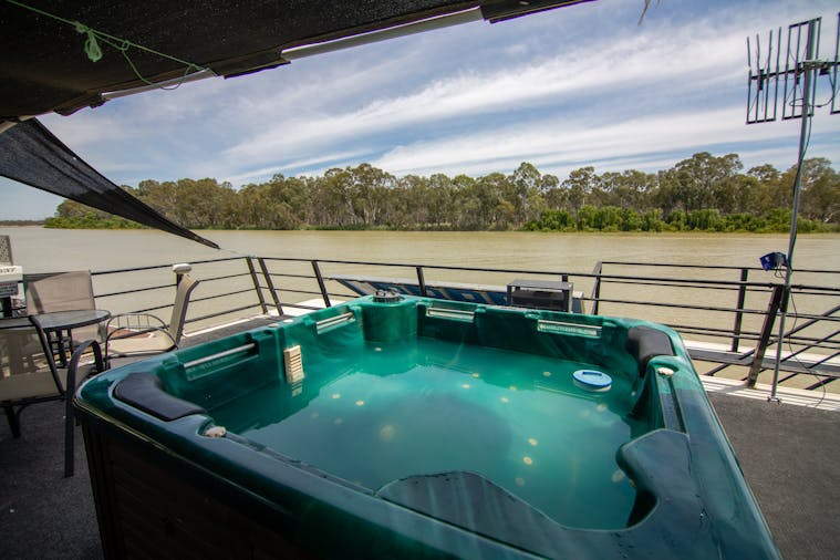 Quality Houseboats - Paringa, Hire | SA Tourism