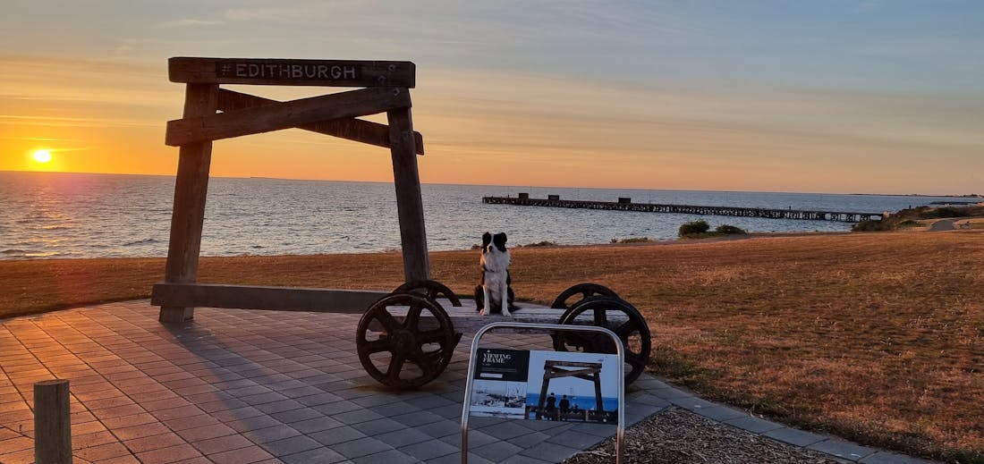 Rustic Frame Overlooking Edithburgh Jetty - Edithburgh, Attraction