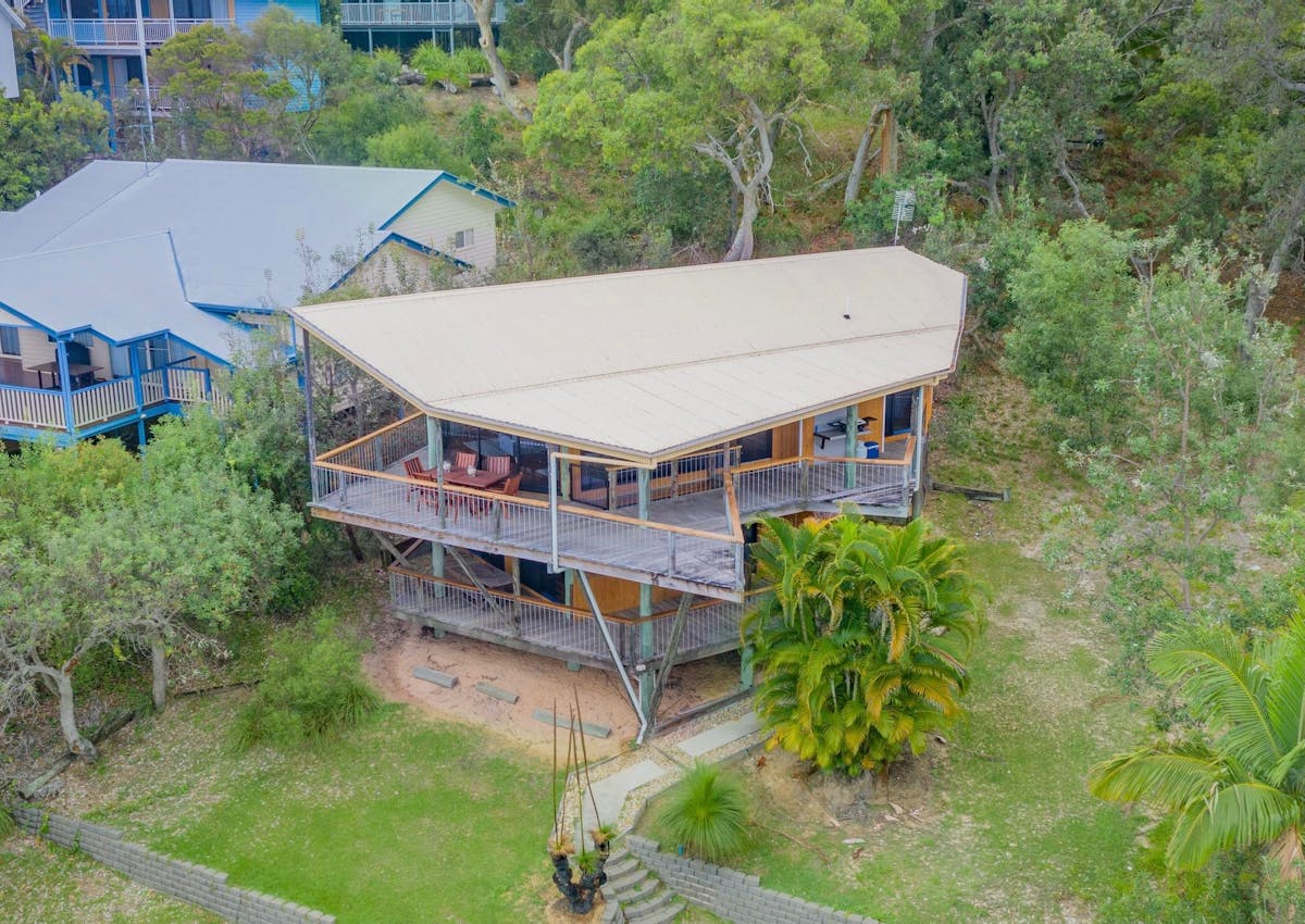 Visit Redlands Coast - Rays Beach House