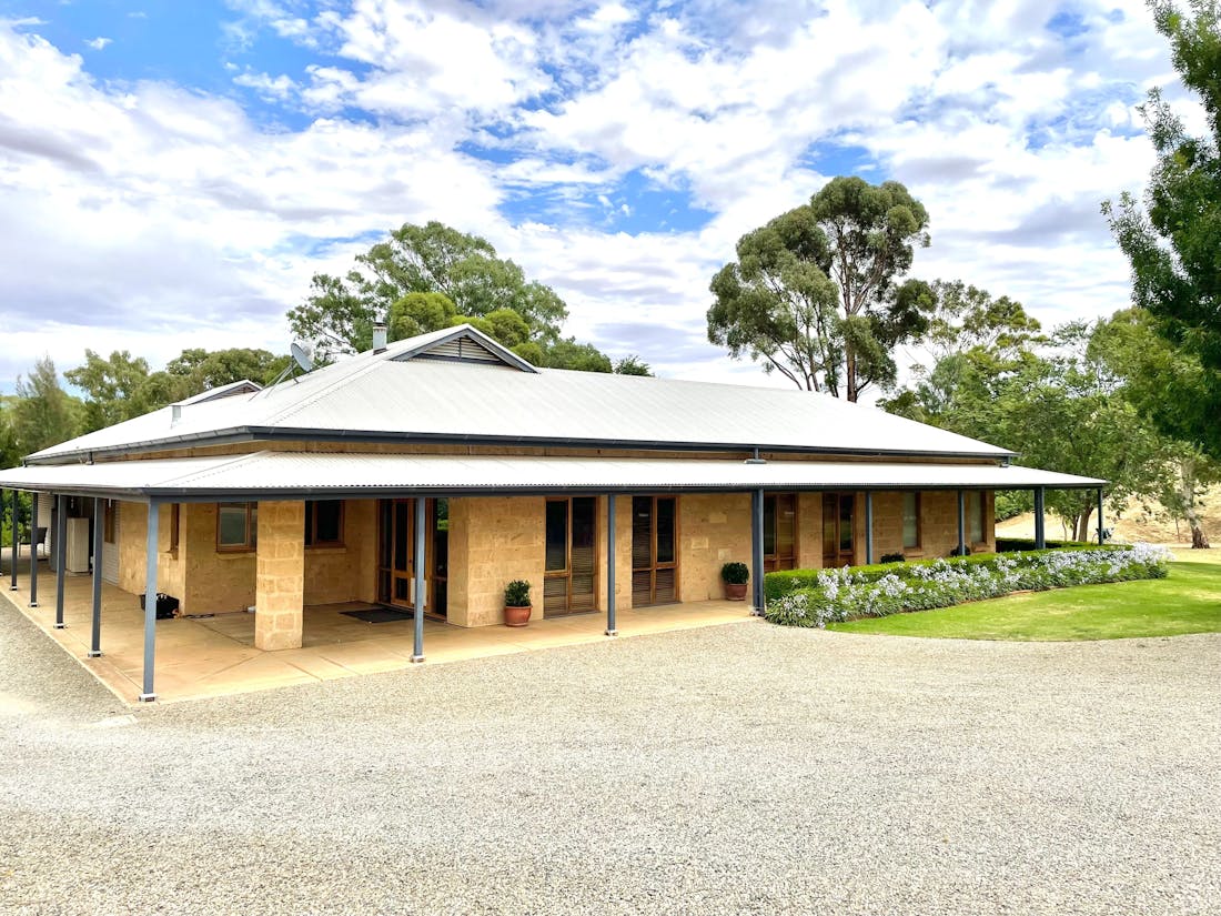 Gullyview Getaway - Leasingham, Accommodation | South Australia