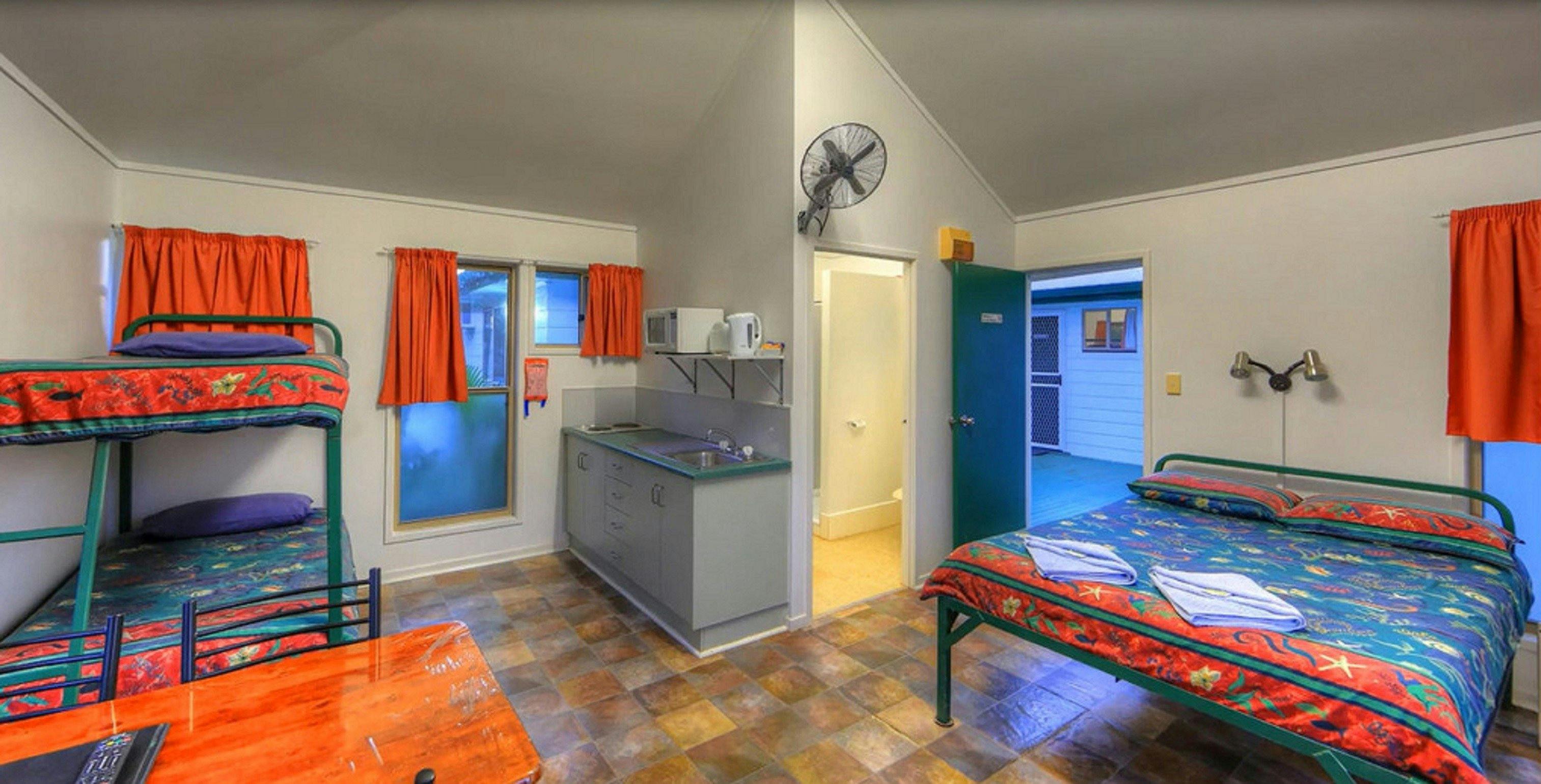 Outback Queensland Gee-Dees Family Cabins - Outback Queensland